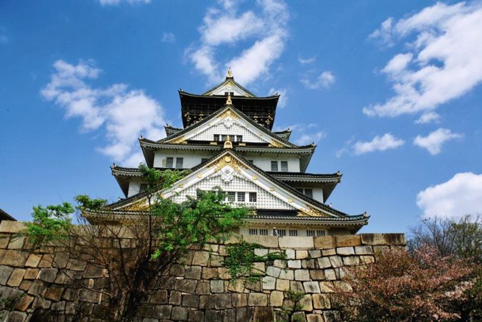 Osaka Castle Guide - Kansai chan