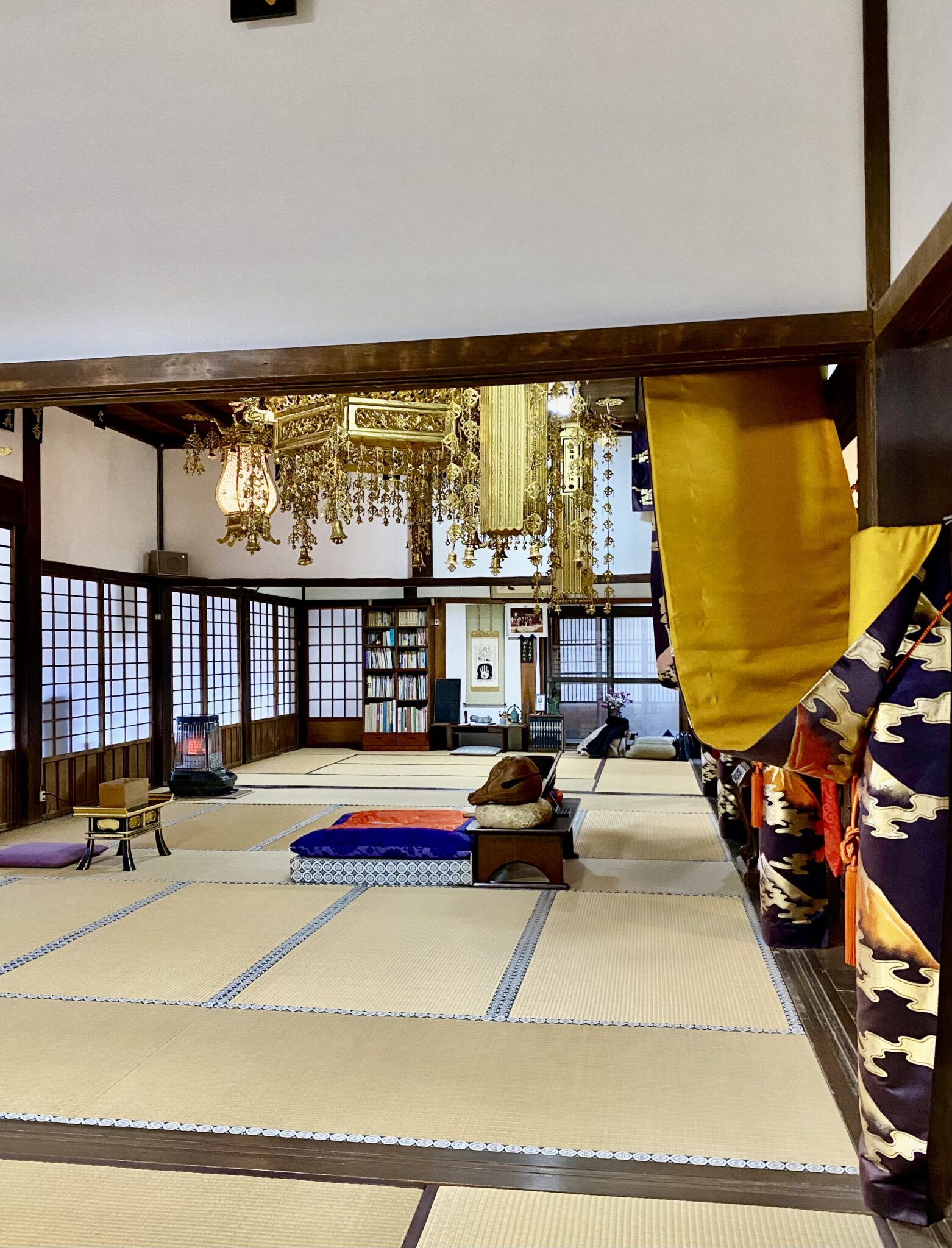 “Chair Zazen” Zen Meditation in Kyoto?! (No More Legs Falling Asleep ...